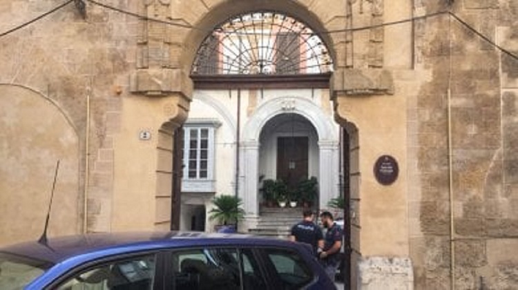 Artista trovato in una pozza di sangue, in coma ricoverato in ...