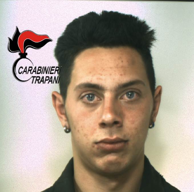 Accoltella il dirimpettaio durante una lite per futili motivi ...