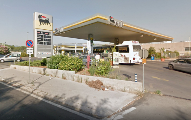Distributori Eni nel mirino dei rapinatori a Palermo, due colpi in ...