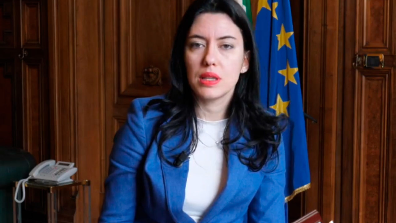 "A settembre si torna in classe", l'annuncio della ministra Azzolina