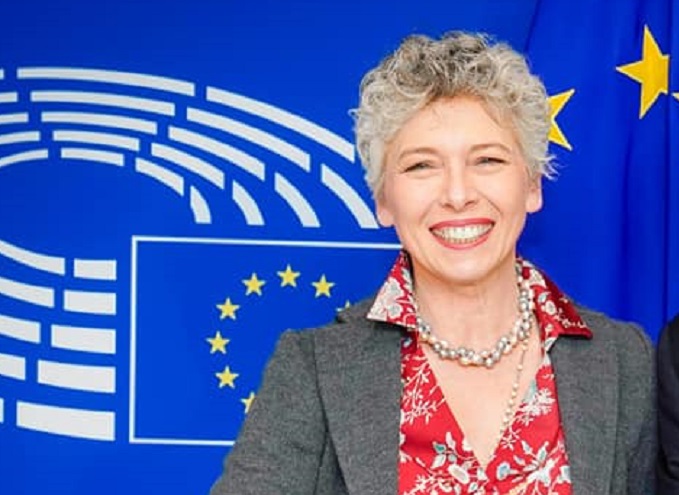 Il traffico illecito di mascherine, "indagata l'ex presidente della ...