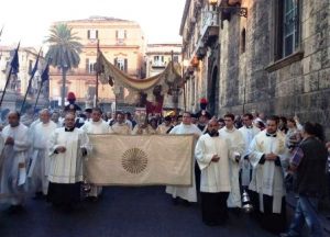 Rimangono sospese le processioni religiose a Palermo - BlogSicilia ...