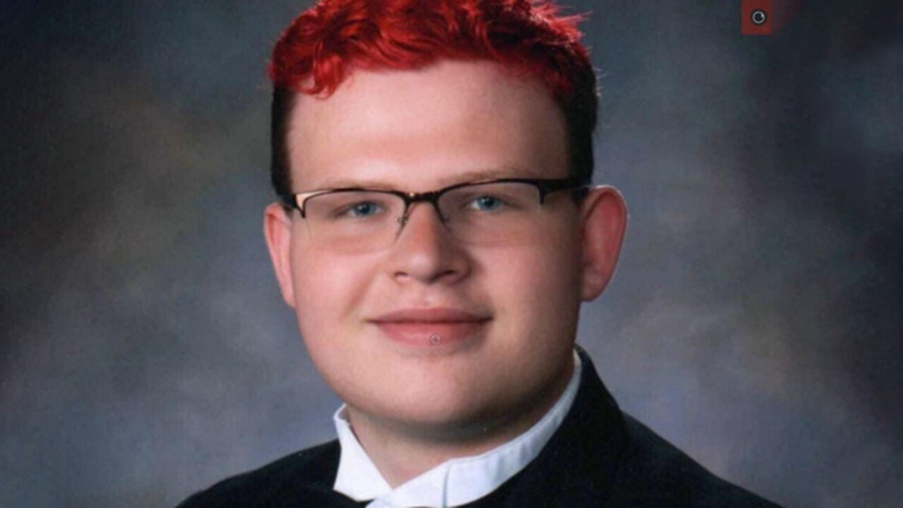 Guarda il tramonto e viene ucciso per errore, sospetti su un cacciatore