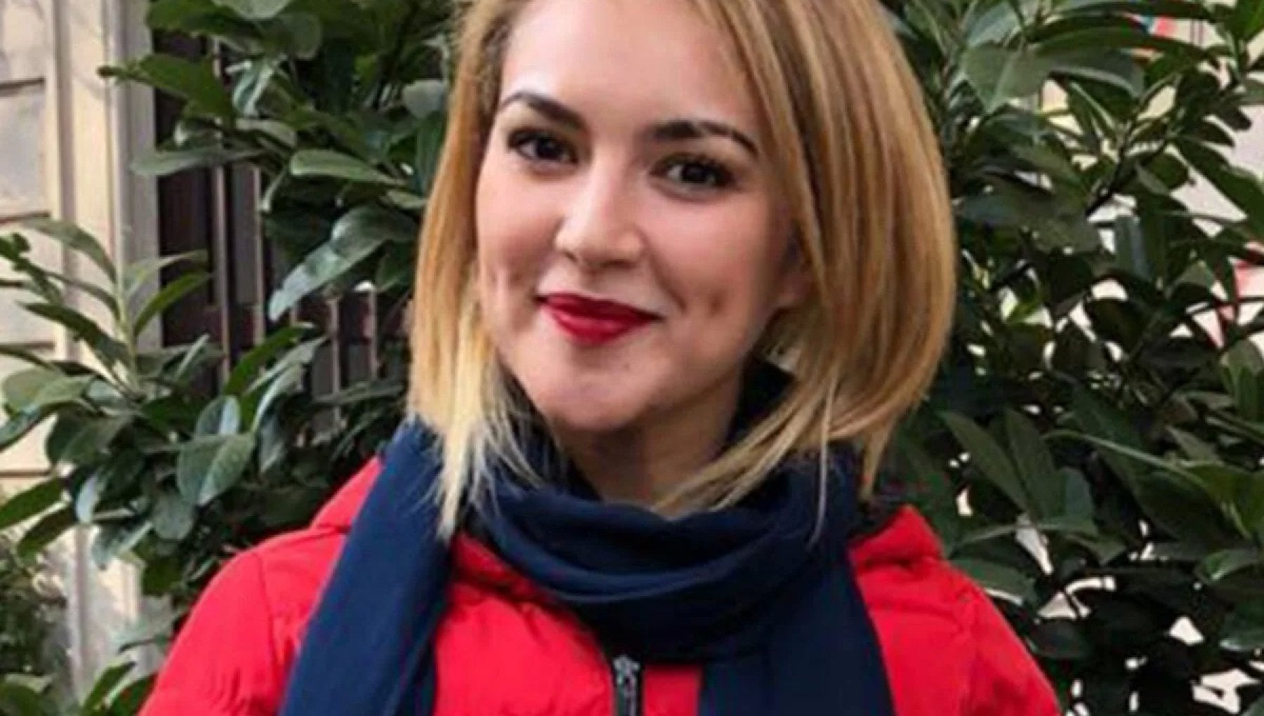 Striscia la notizia, aggredita l'inviata Rajae Bezzaz