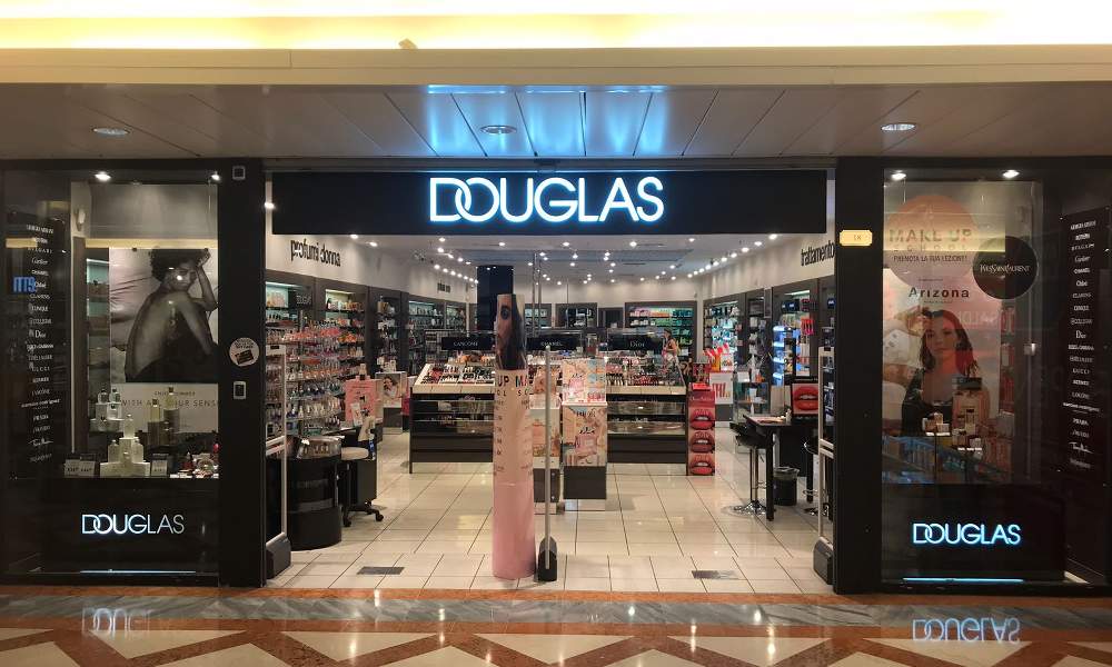 Douglas chiude 128 profumerie in Italia, ansia per 50 dipendenti a ...
