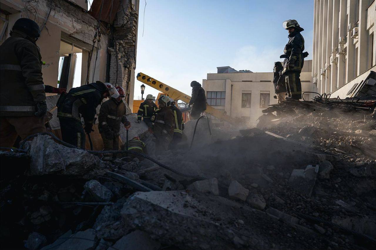 Guerra in Ucraina, Russia colpisce base militare, "100 soldati uccisi"