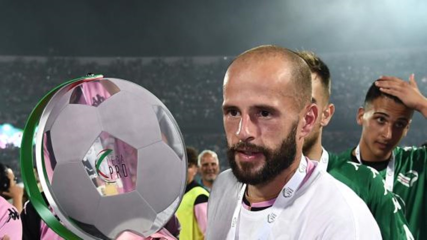Maxime Giron verso l’addio dal Palermo in direzione Crotone, Elia già ...