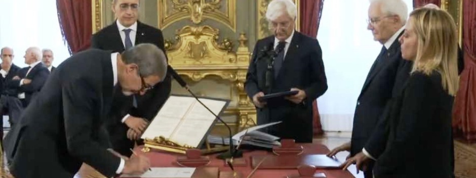 Nello Musumeci ha giurato come Ministro del mare e del Sud, nato il ...