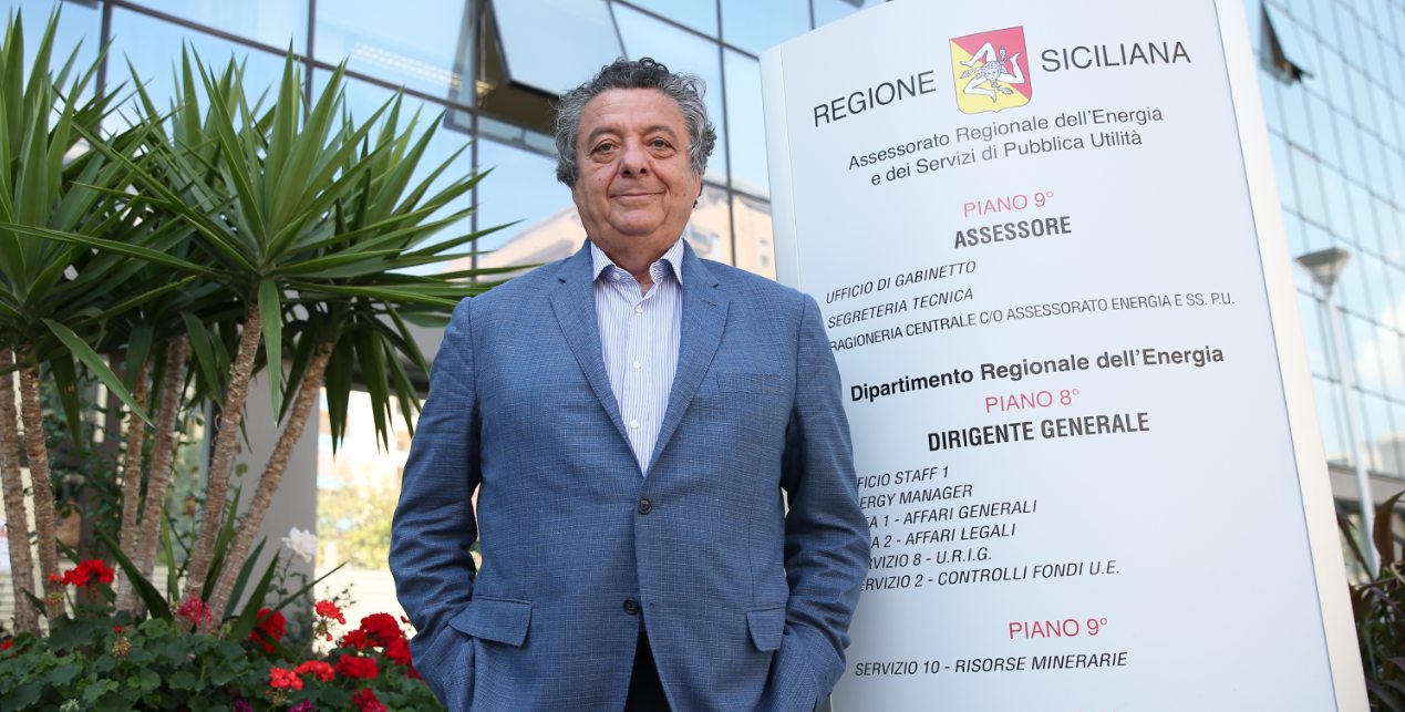 Nominò tre assistenti a posti chiave al dipartimento Energia ...