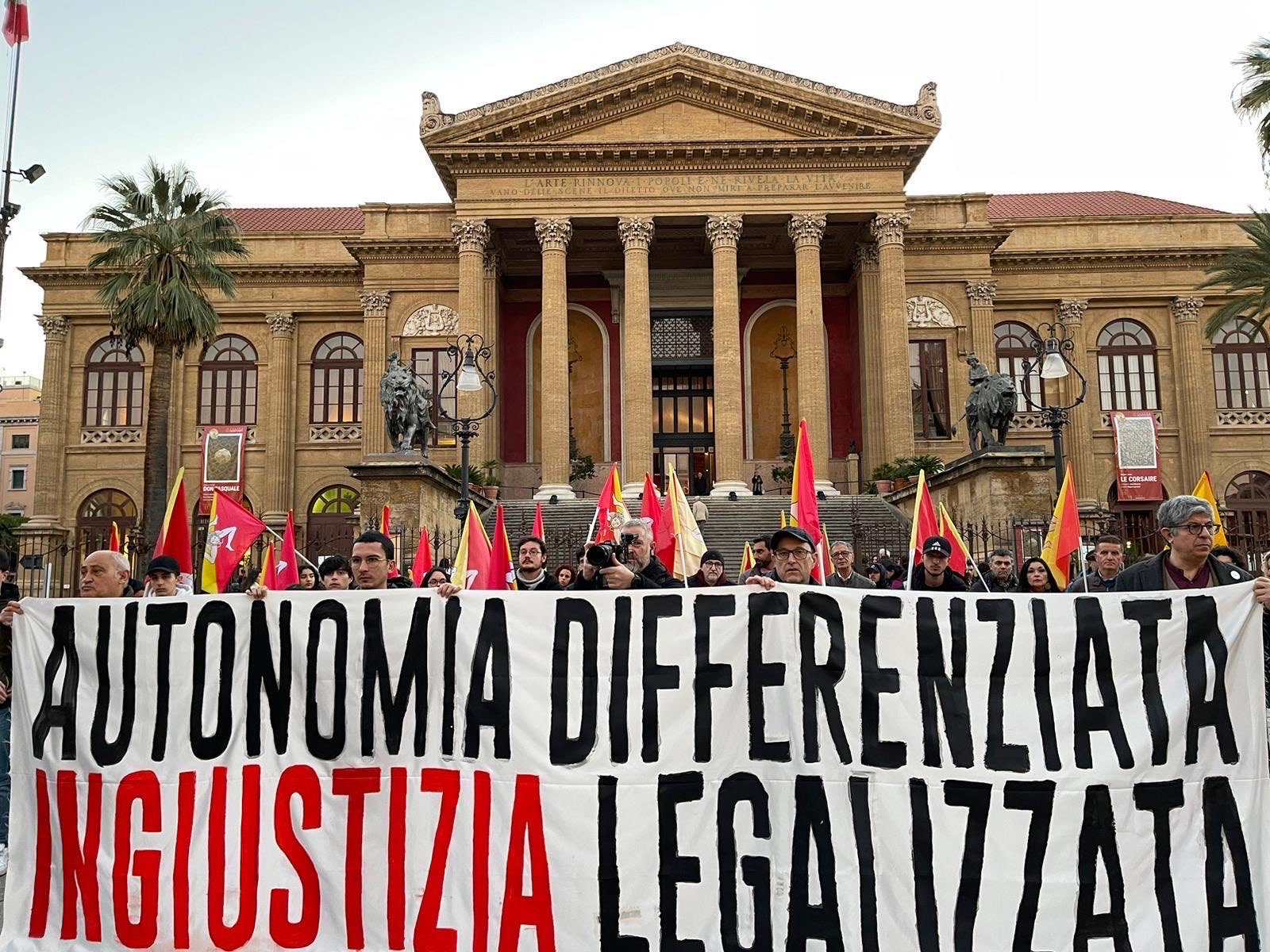 Palermo scende in piazza per dire no all'"autonomia differenziata ...