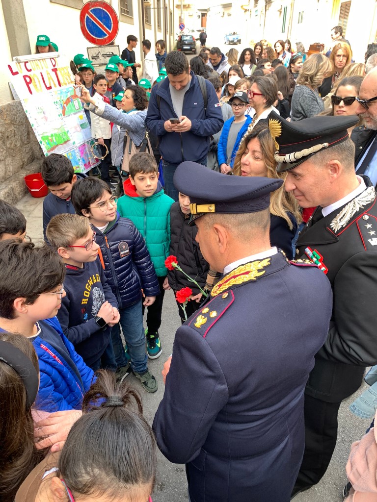 Davanti alla lapide di via Li Muli, dedicata a Pio La Torre e Rosario ...