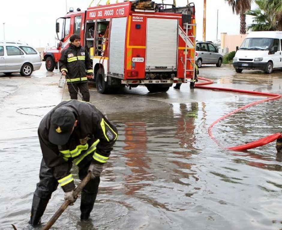 Maltempo nel Palermitano, esonda torrente a Carini, strade allegate a ...