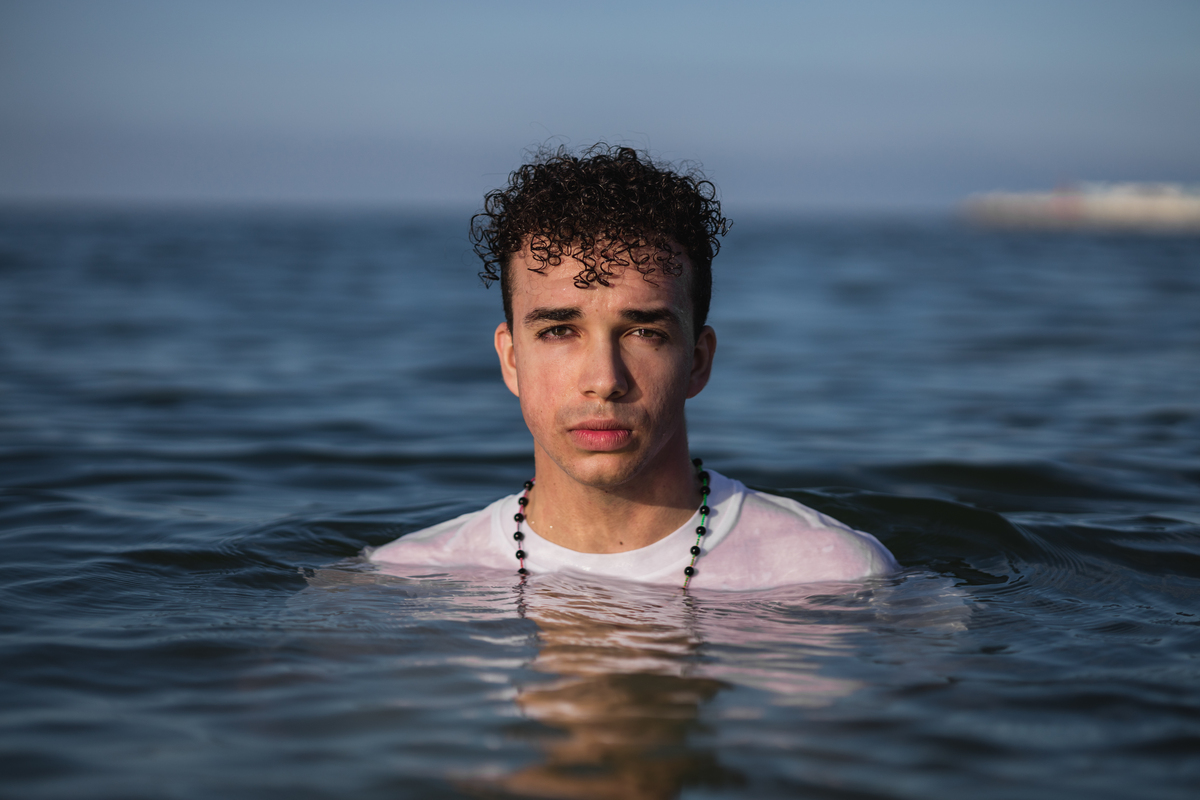 Jamie racconta l’indifferenza sociale sulla Gen Z trasformando il ...