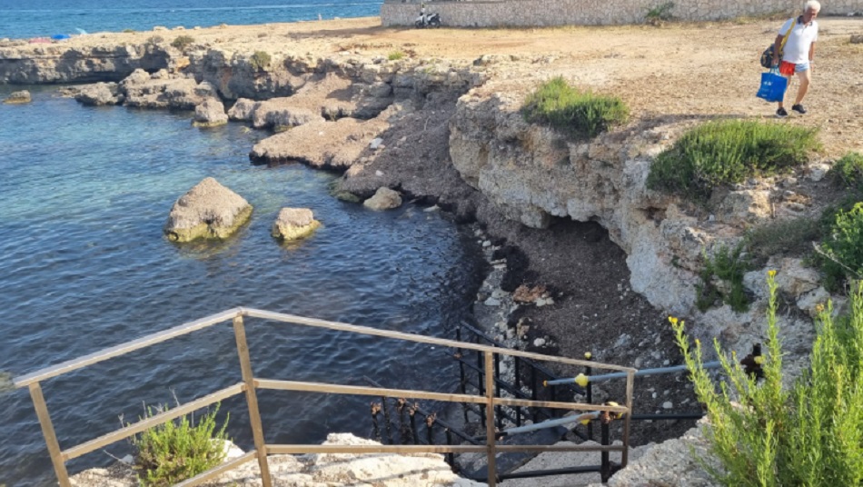 La spiaggetta di Ognina non c'è più, "il mare se l'è portata via ...
