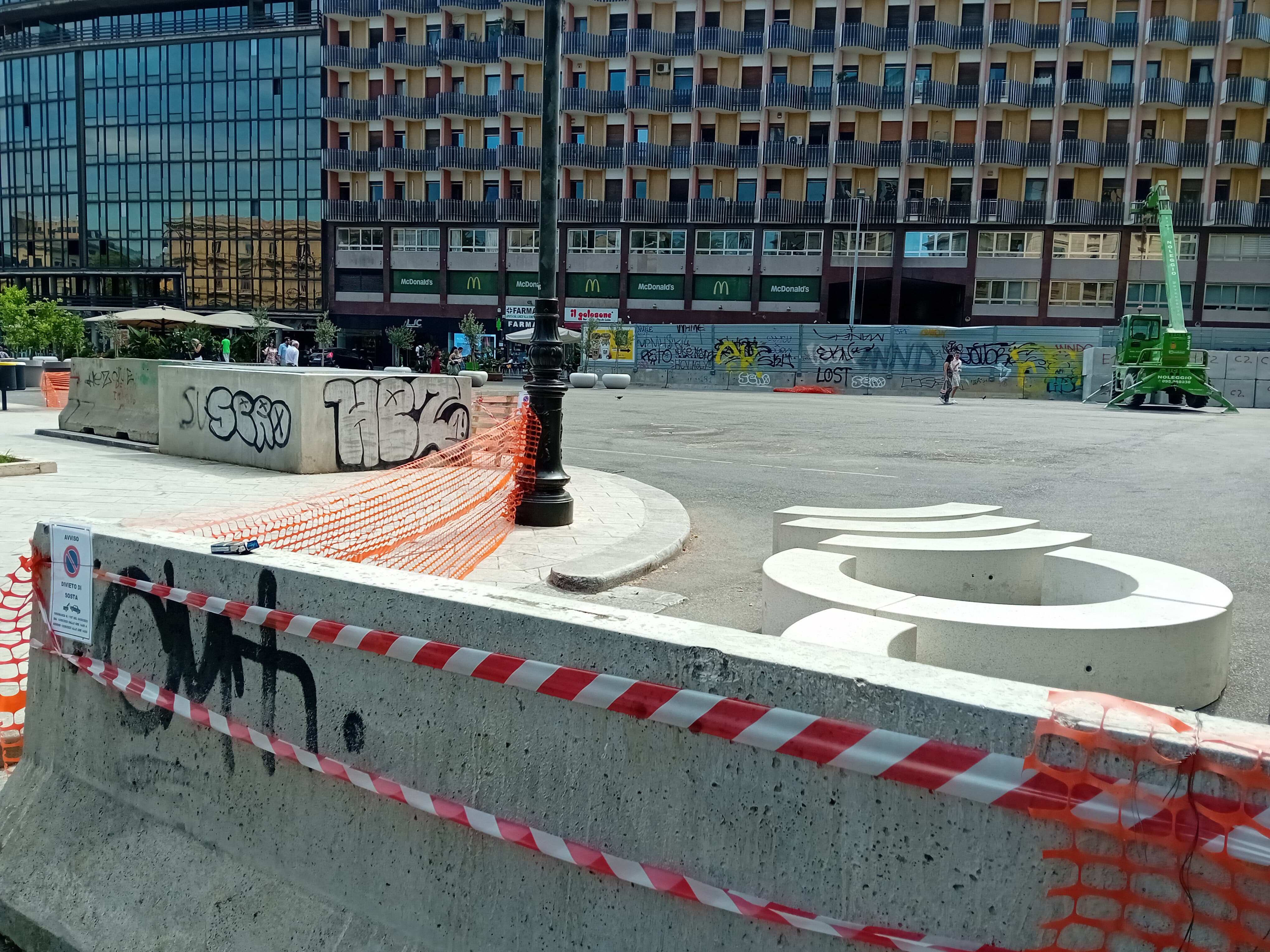 Scale mobili nelle fermate "Politeama" e "Libertà", ultimi ritocchi per ...