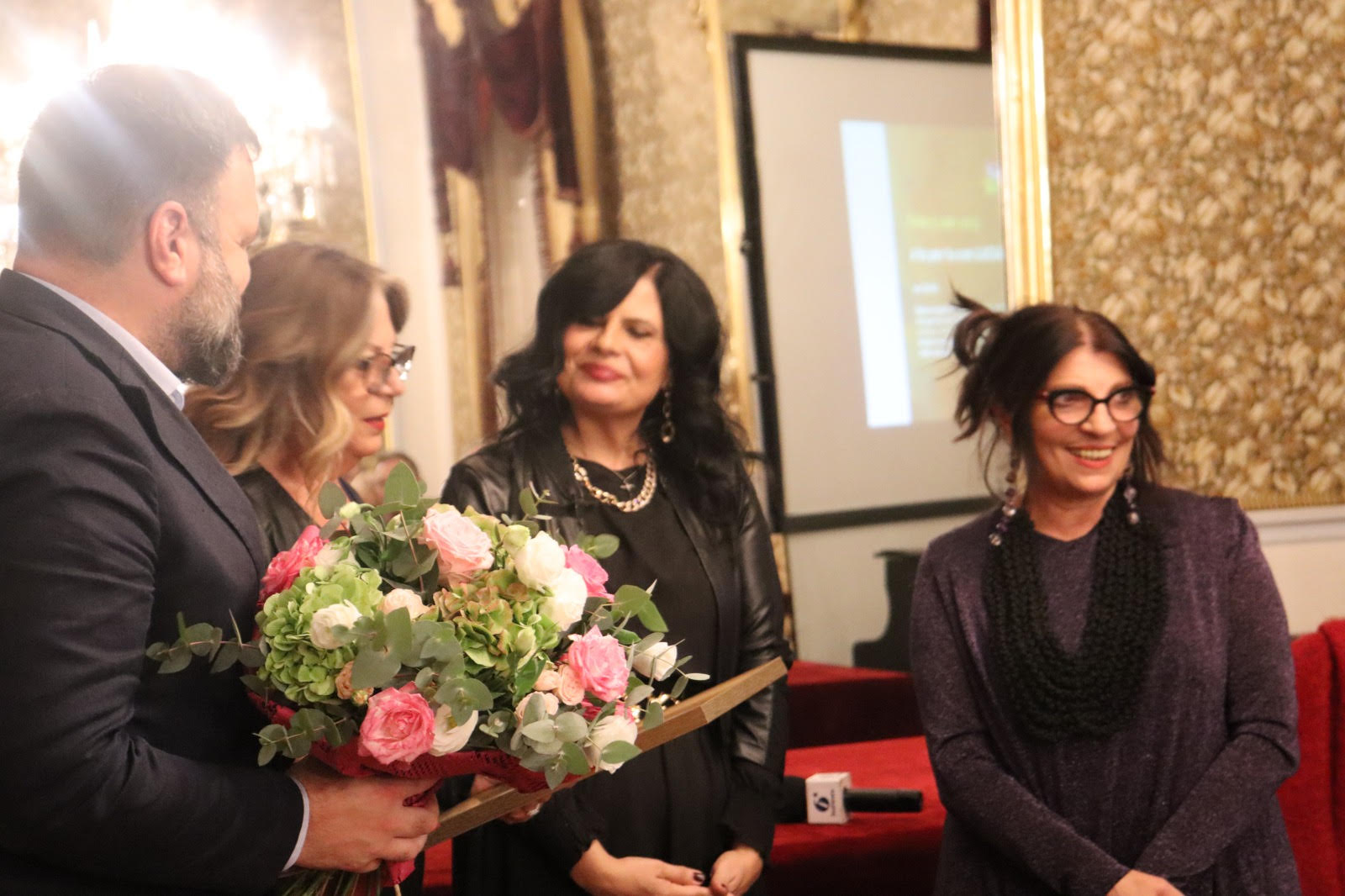 IL COMUNE DI GIARRE CONFERISCE UN ENCOMIO SOLENNE ALL' ATTRICE E ...