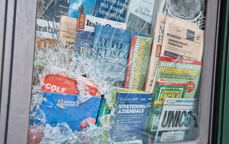 Colpi di piccozza contro un'edicola a Palermo, colpo nella ...