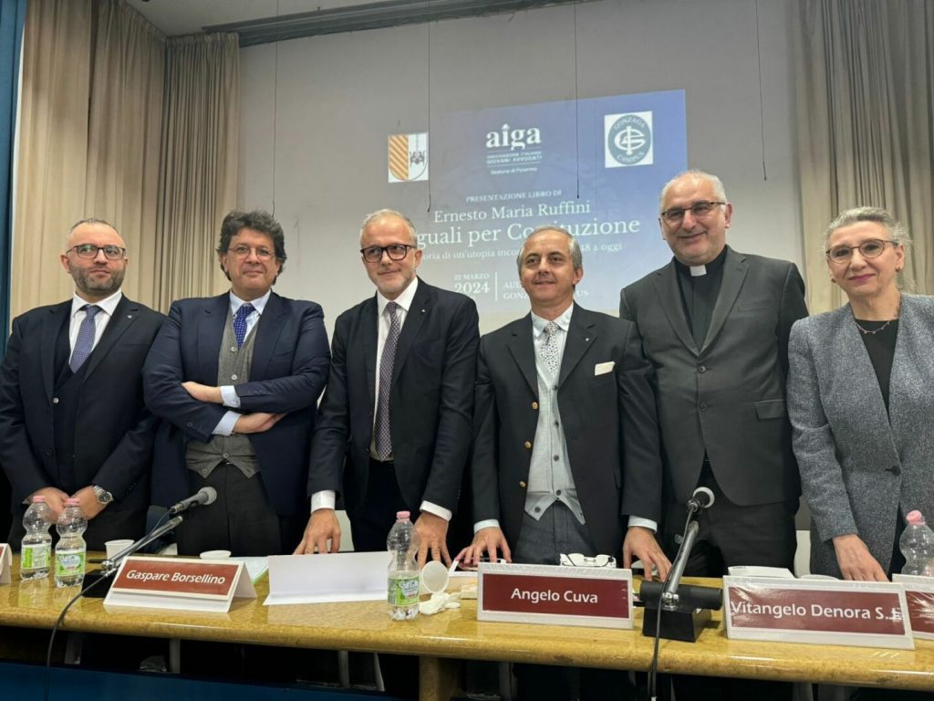 Uguali per Costituzione, dialogo a Palermo con Ernesto Maria Ruffini ...