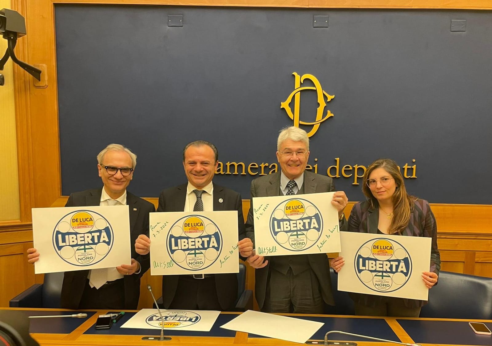 Prende forma la lista Libertà per le Europee, alleanza tra Cateno De ...