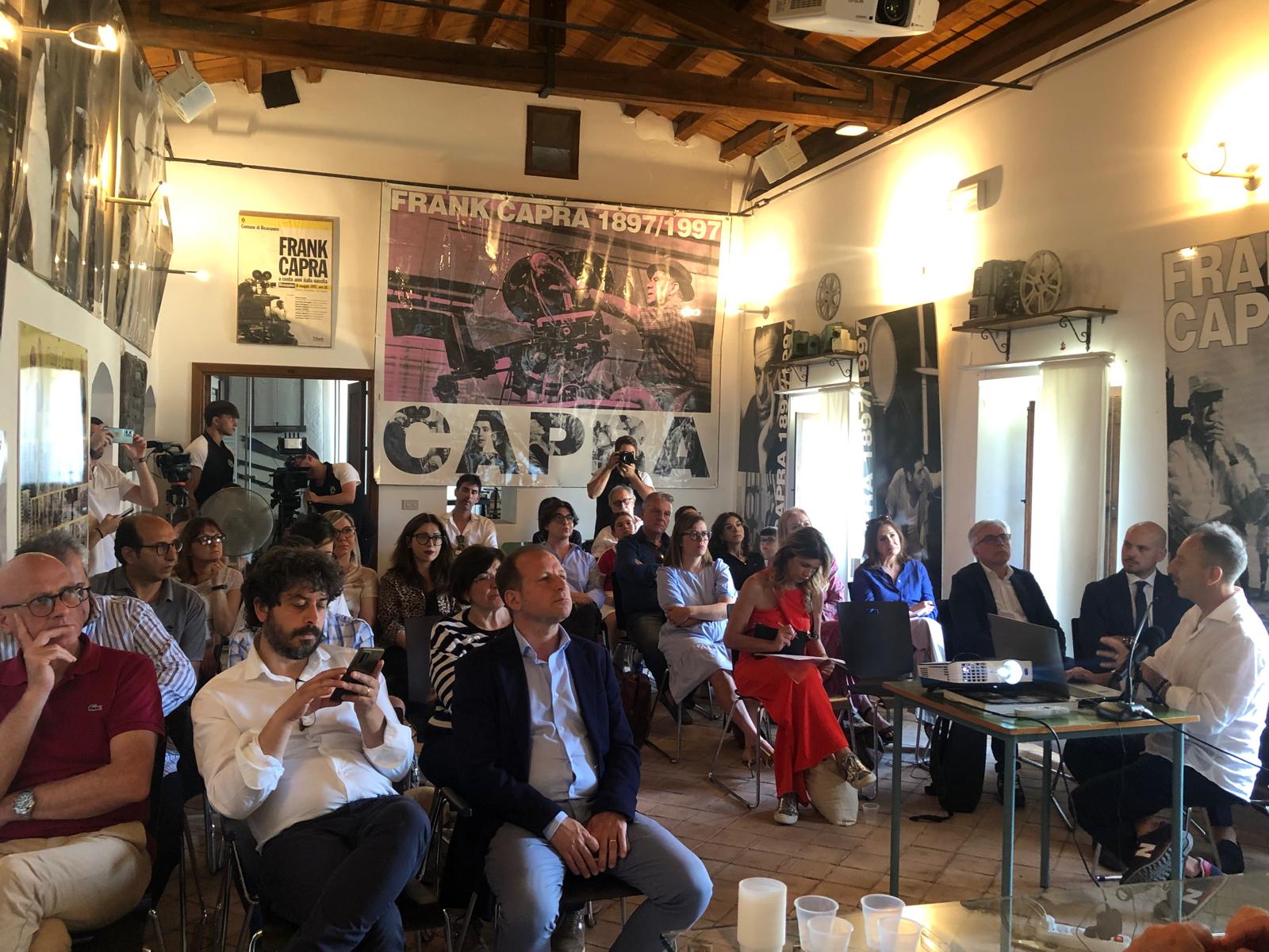 Cinema e street art, iArt Fivas trasforma i borghi siciliani in musei a ...