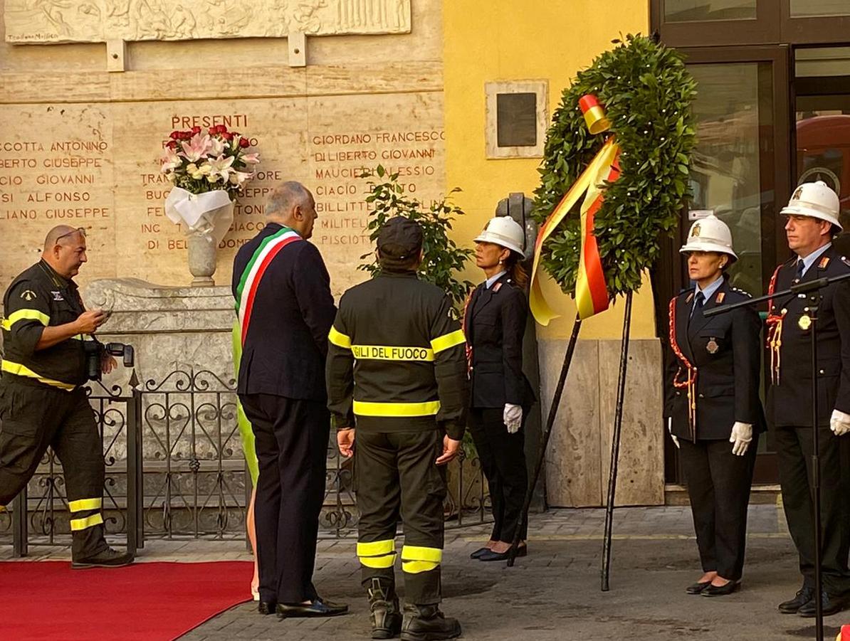 Palermo ricorda il vigile del fuoco Nicolino Billitteri a 25 anni dall ...