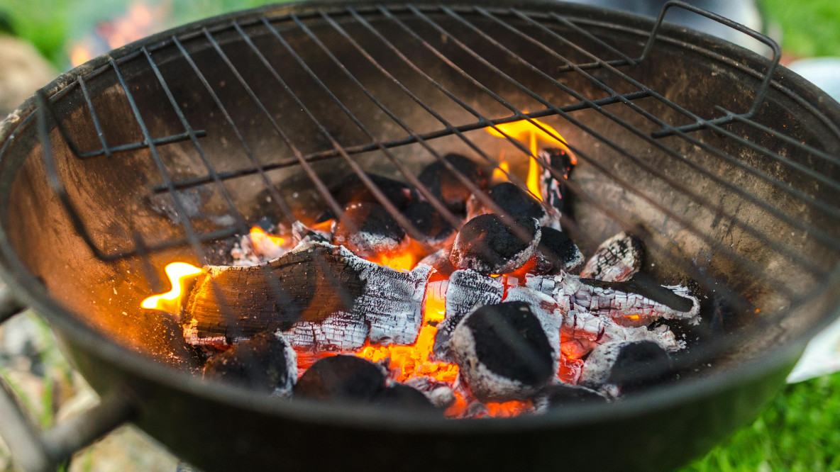 Bricchette per barbecue con ceneri tossiche, sequestri in tutta Italia