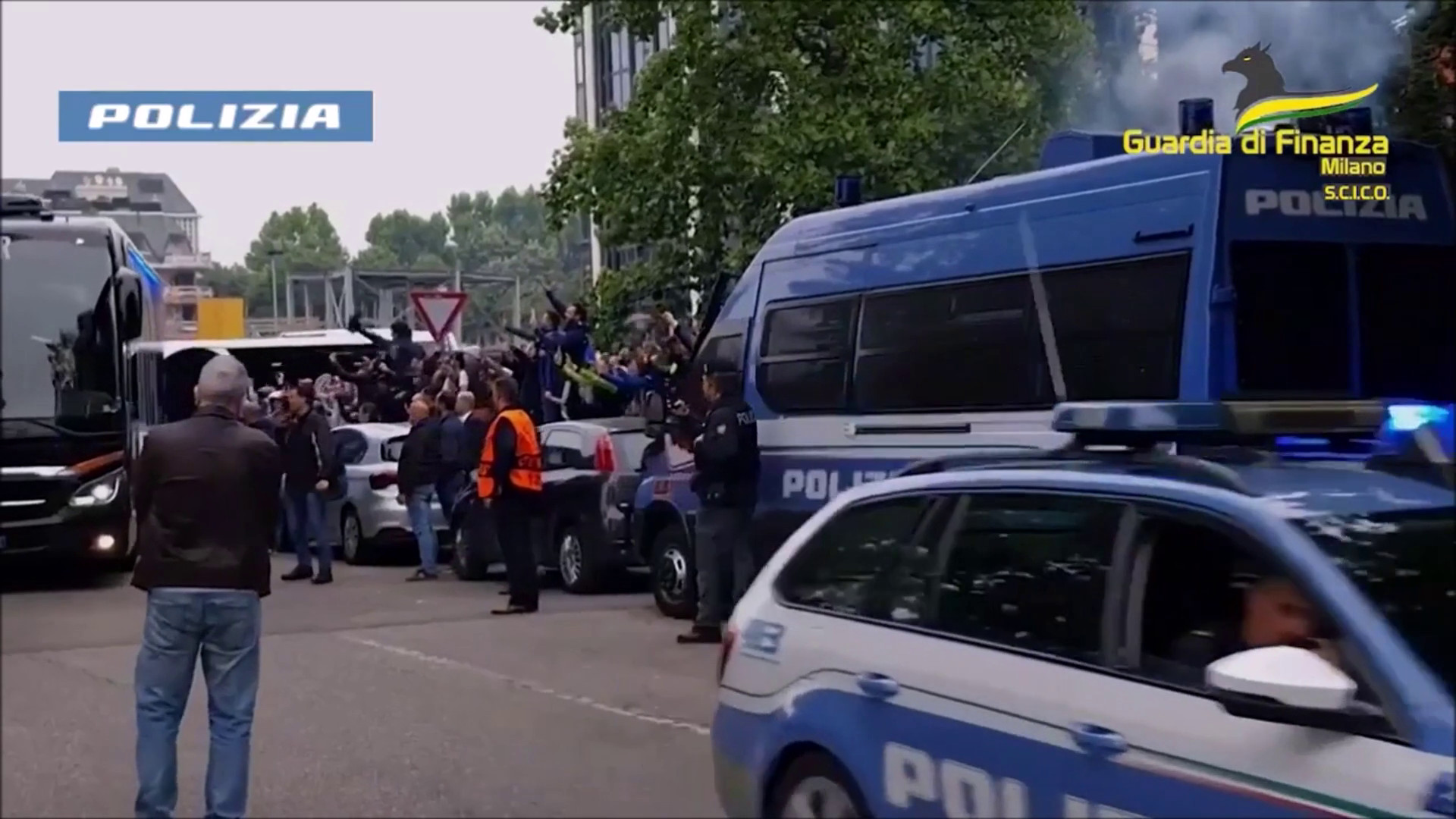 Arrestati i capi ultras di Inter e Milan - BlogSicilia - Ultime notizie ...