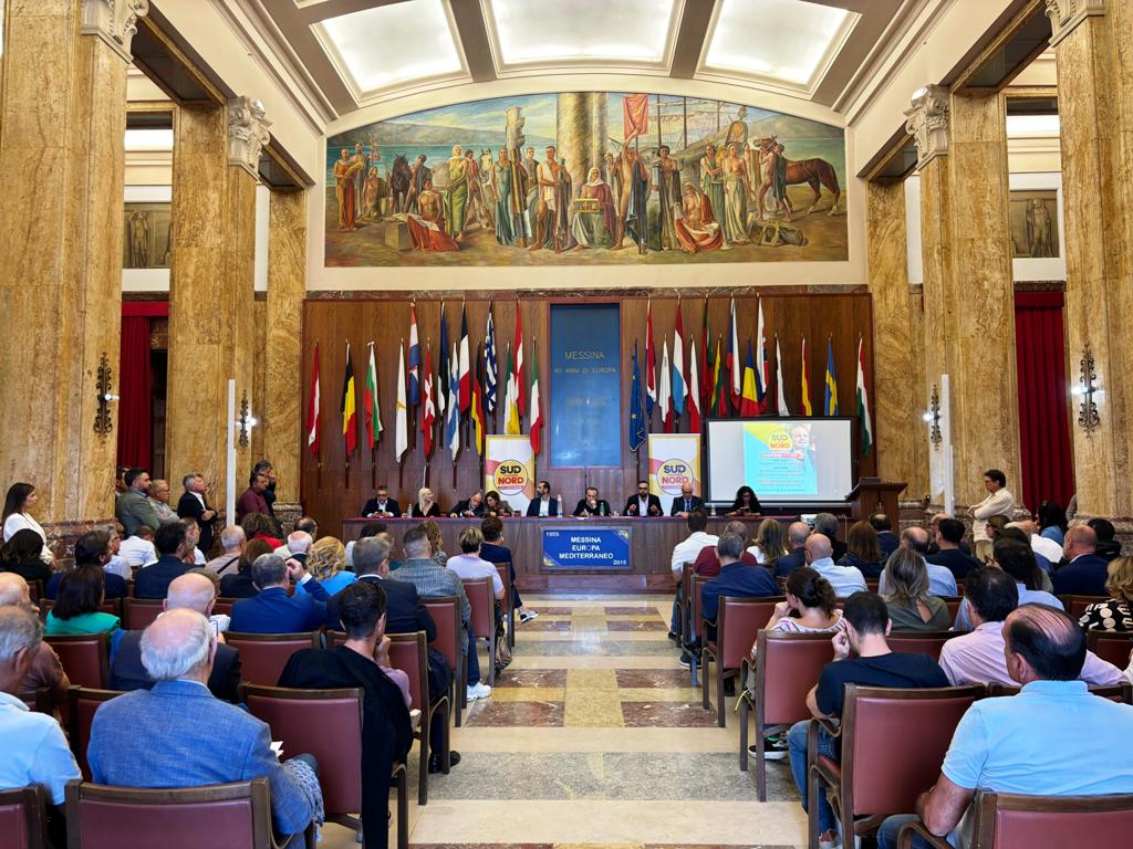 Le porte girevoli di Cateno De Luca, apre a destra ma resta all ...