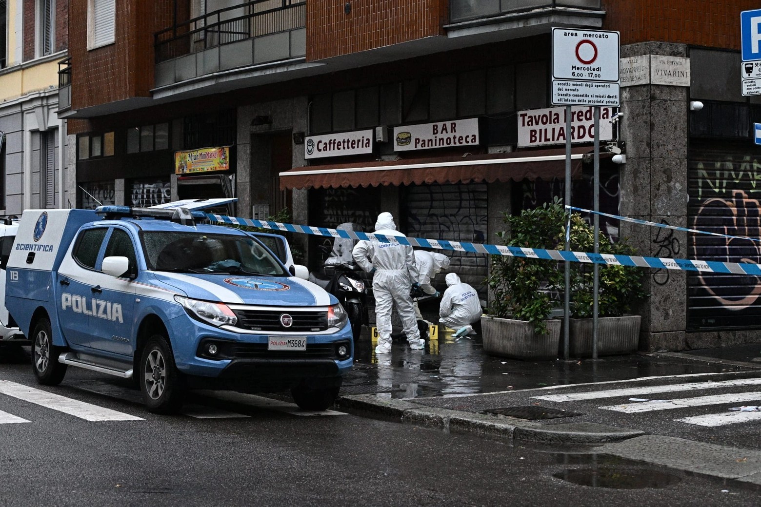 Tenta di rubare i Gratta e Vinci, titolare del bar uccide il ladro con le forbici