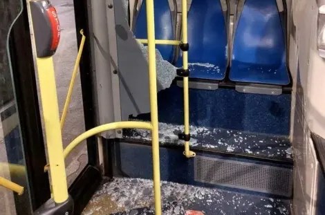 Sassi contro linea 214 di Amat e vetro spaccato, quarto atto vandalico ...