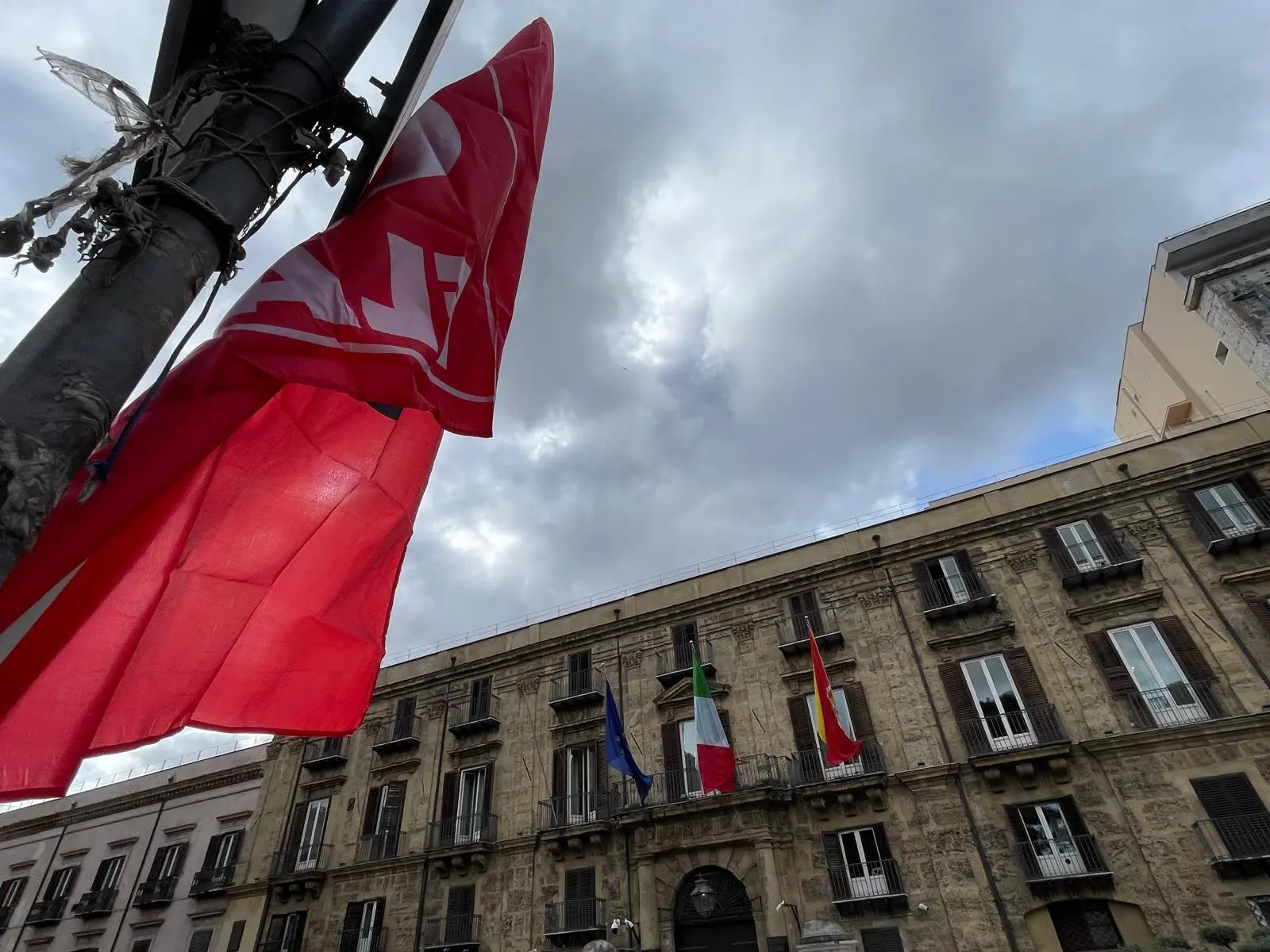 Palermo, continua la protesta dei forestali: i sindacati chiedono ...