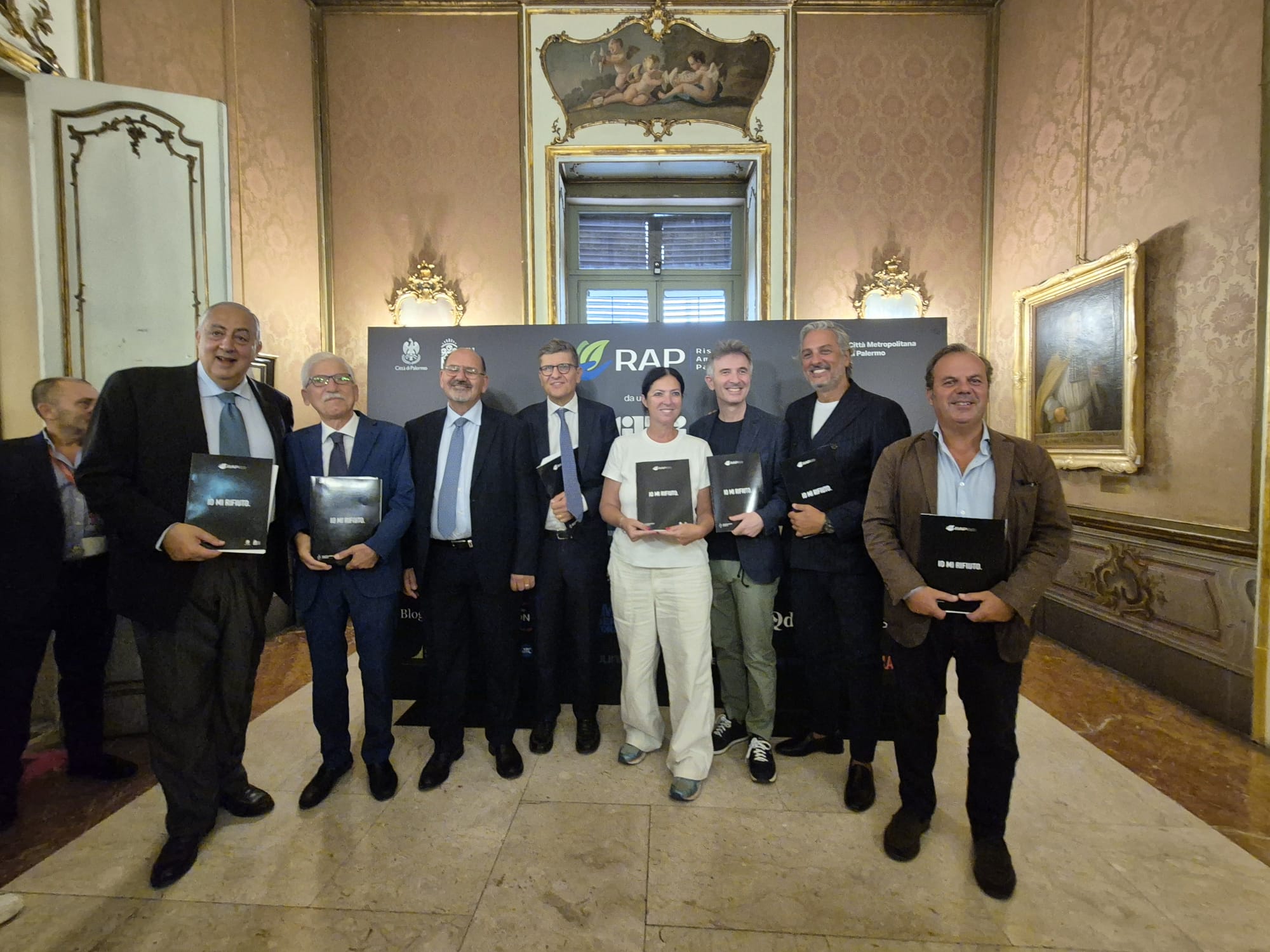 “Io mi rifiuto”: Palermo abbraccia la campagna RAP con Ficarra e Picone ...
