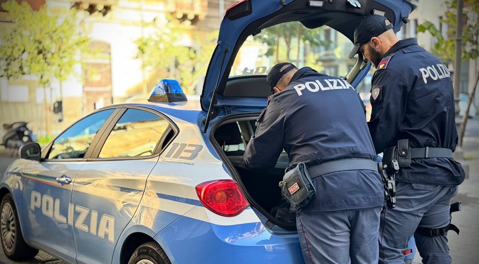 Sorpresi nella notte a forzare una minicar, arrestati due giovanissimi ...
