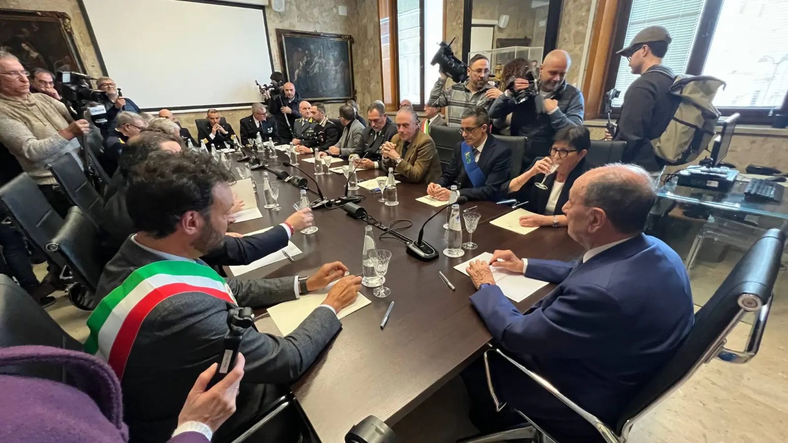 Miasmi a Priolo, convocato vertice in Prefettura, Schifani: "Dare ...