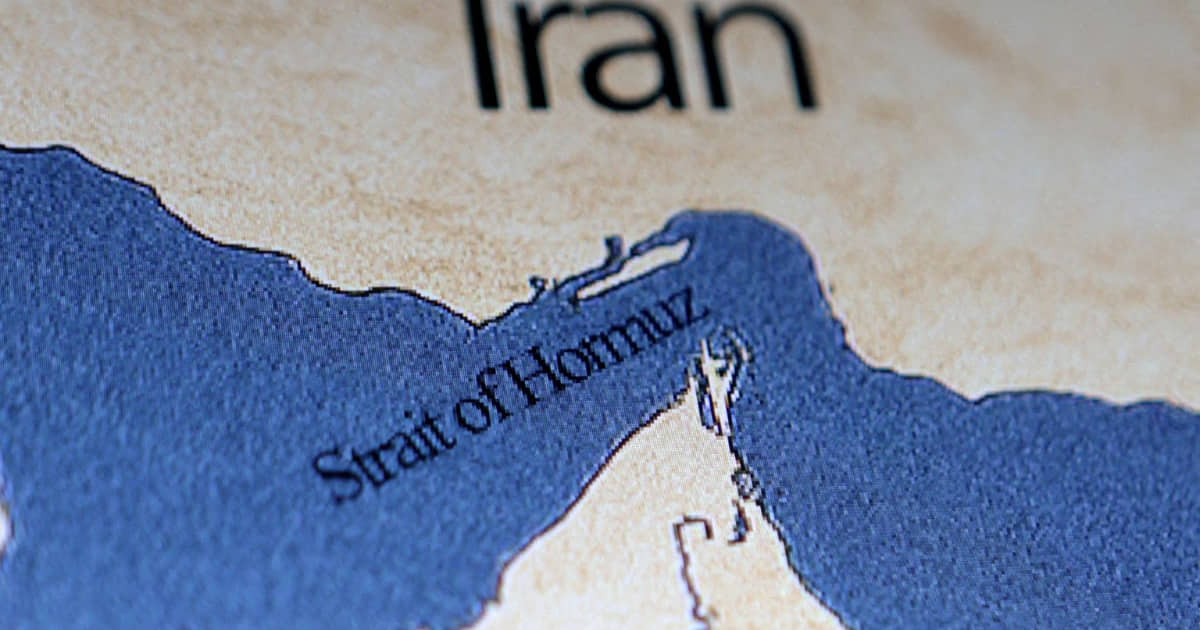 Iran rivendica missili su fregata USA a Hormuz: Washington smentisce