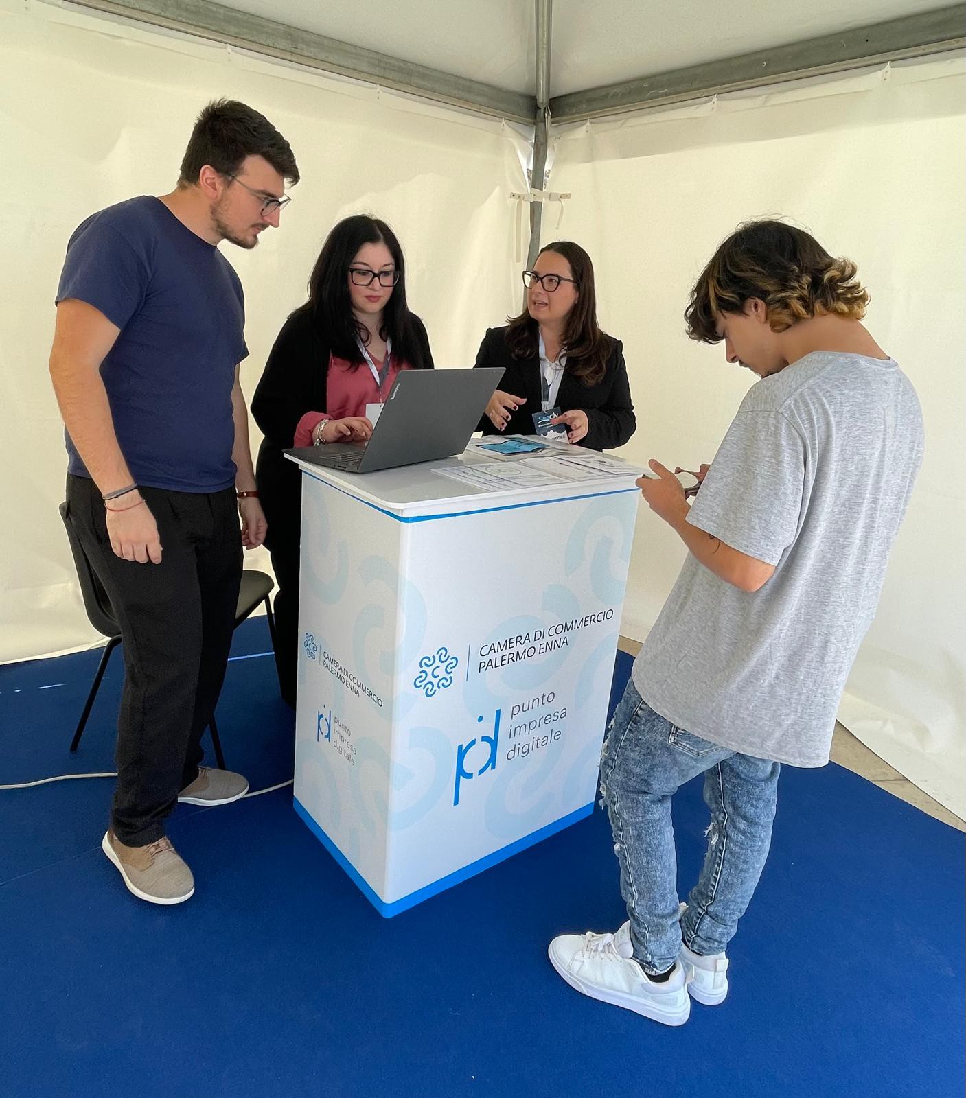 Cannolo Fest a Piana degli Albanesi, presente Infopoint del Punto ...